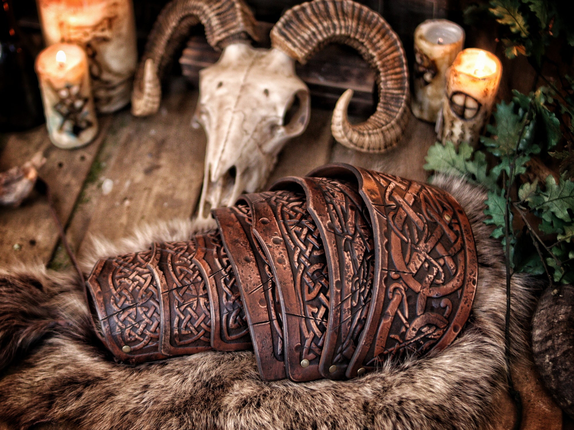 Sedrik Leather Shoulder Armor – Outcast Props